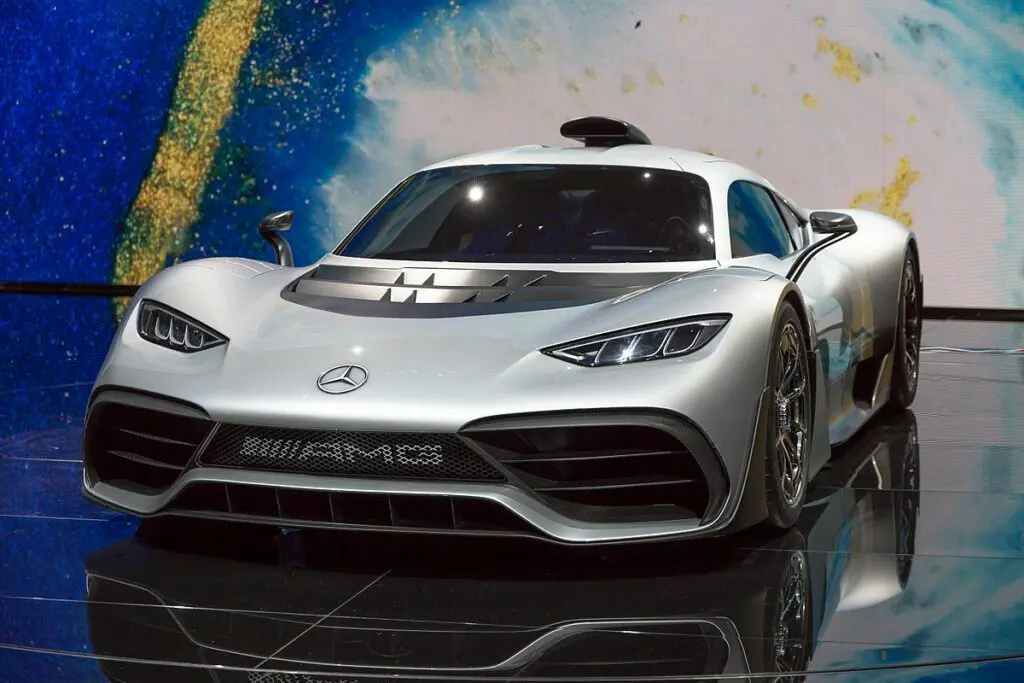 AMG s'apprête à dévoiler un nouveau super SUV : découvrez à quoi il ...