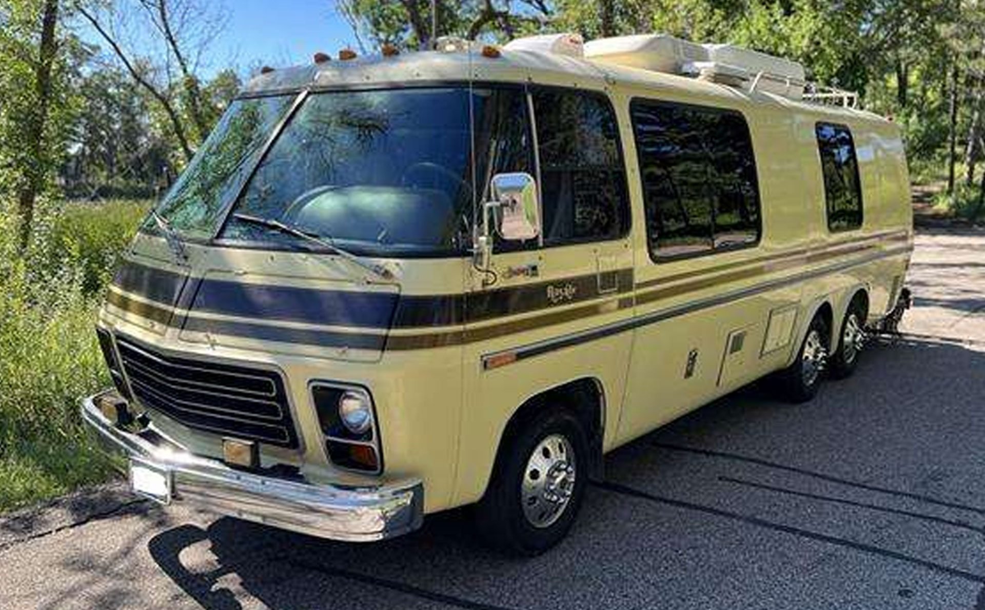 Un camping-car XXL à seulement 34 000 € : l'expérience grand format à ...